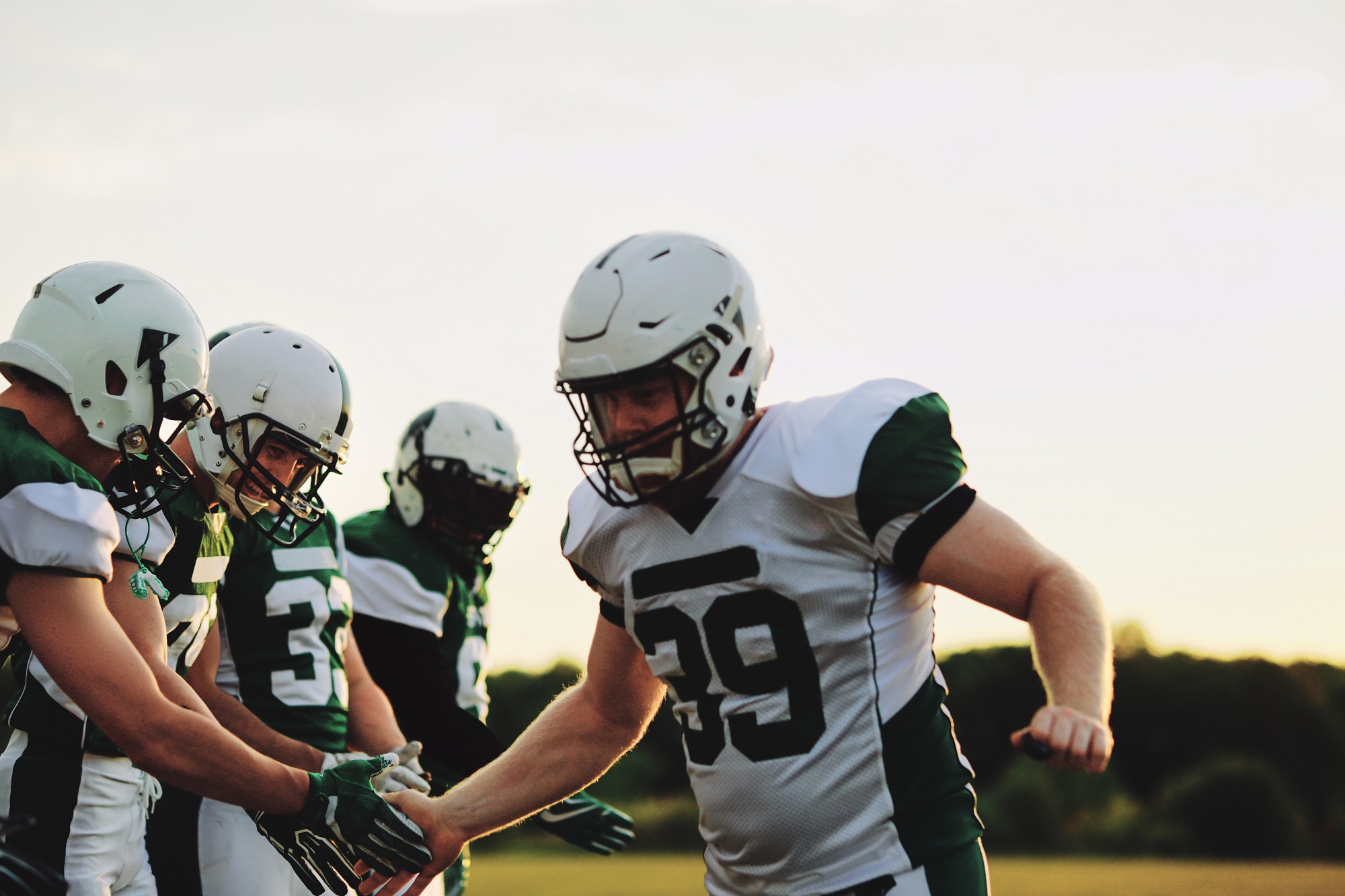 Athlete’s Guide To Football Shoulder Injuries | AOSMI Blog
